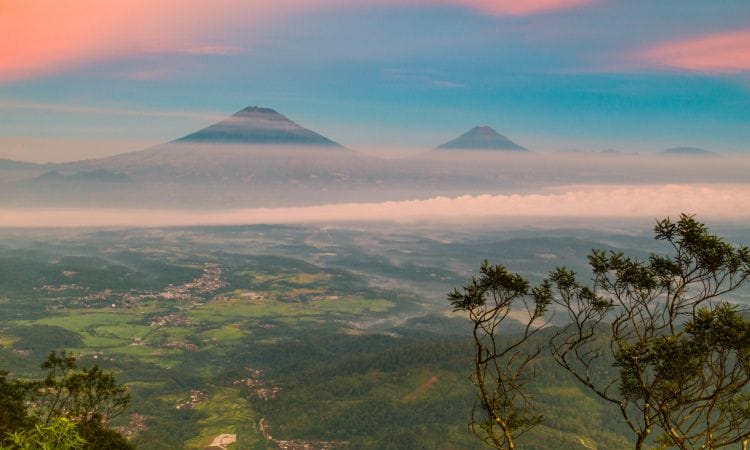 Indahnya Gunung Telomoyo, Destinasi Wisata Alam Paling Hits di Jawa ...