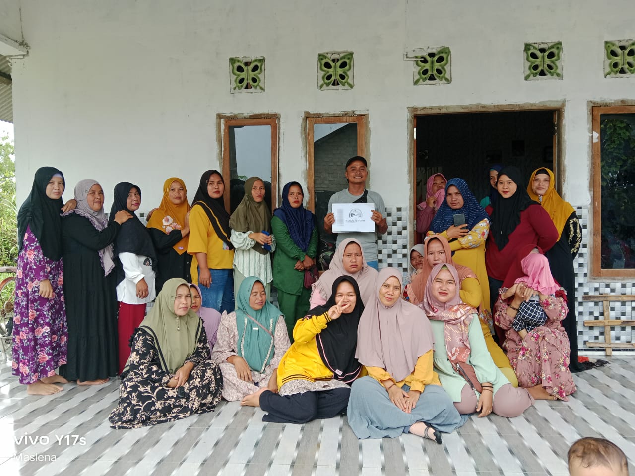 Emak-emak di Desa Penyak Tertipu Program Jahe Merah Erzaldi | INTRIK.ID Emak-emak di Desa Penyak Tertipu Program Jahe Merah Erzaldi | INTRIK.ID