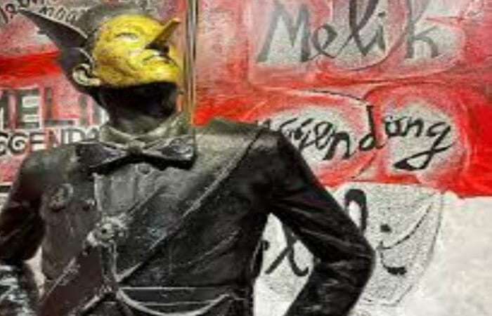 Megawati Lihat Patung Pria Berhidung Panjang di Pameran Karya Butet ...